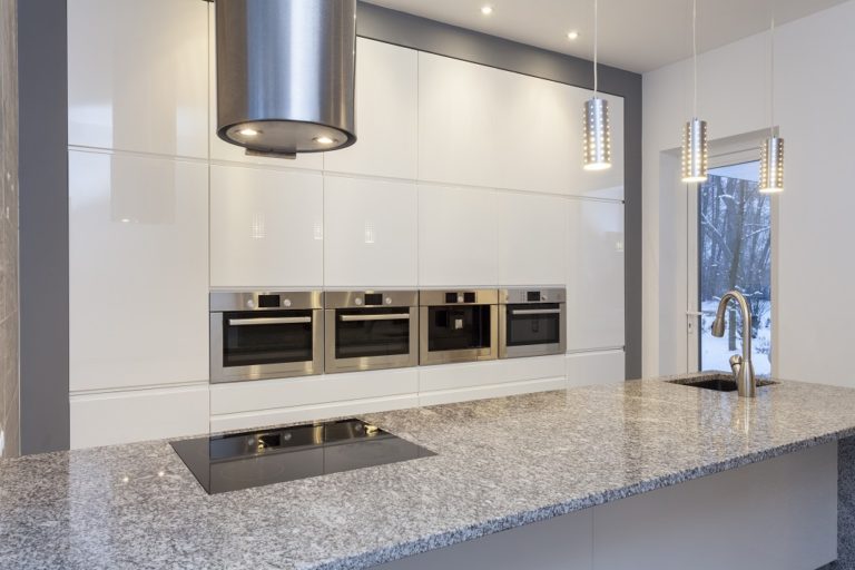 Gray Quartz Countertops: Design Inspiration and Practical Tips ...